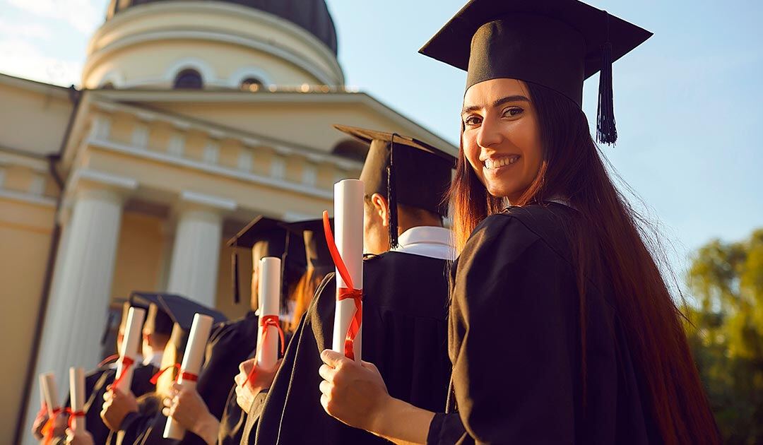 Segunda especialidad vs. Maestría: ¿cuál elegir?